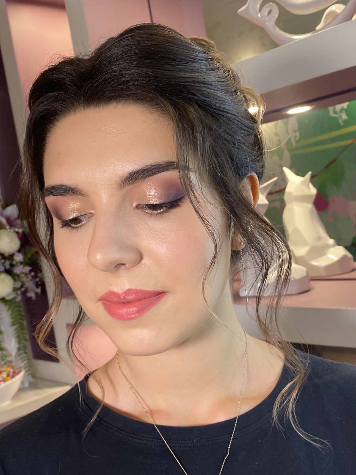 Marishka MakeUp style